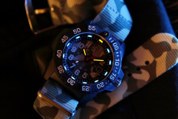 Luminox Light Technology พรายน้ำที่เรืองแสงเอง